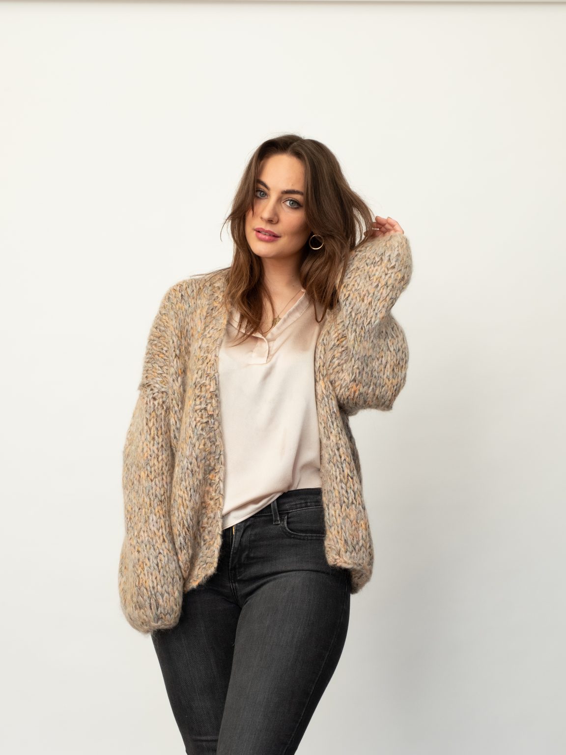 Our stylish beige balloon sleeved vest - Kiro by Kim Rotterdam